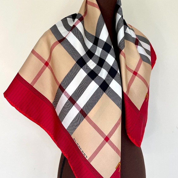 Burberry | Accessories | Display 2 Burberry Scarf Iconic Beige Check ...